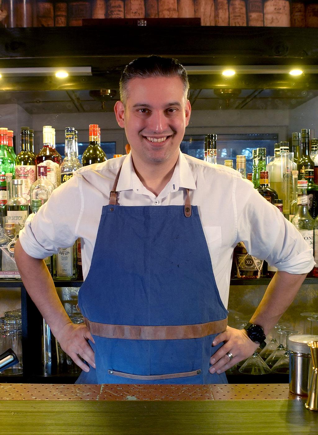 Meet the Team | Passionate Cocktail Experts Behind Our Bar - Mix Guru